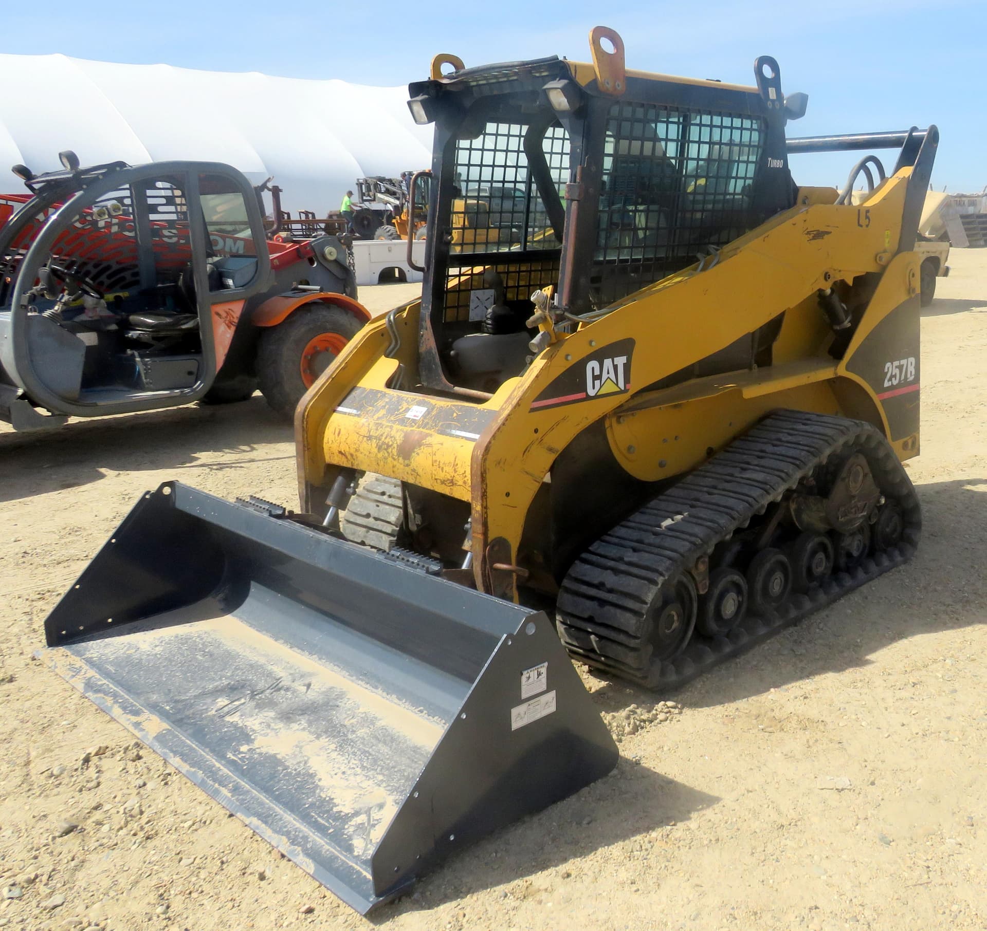 Caterpillar 257B Construction Compact Track Loaders for Sale | Tractor Zoom