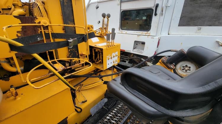 Gilcrest Pro Paver Construction Asphalt Pavers for Sale | Tractor Zoom