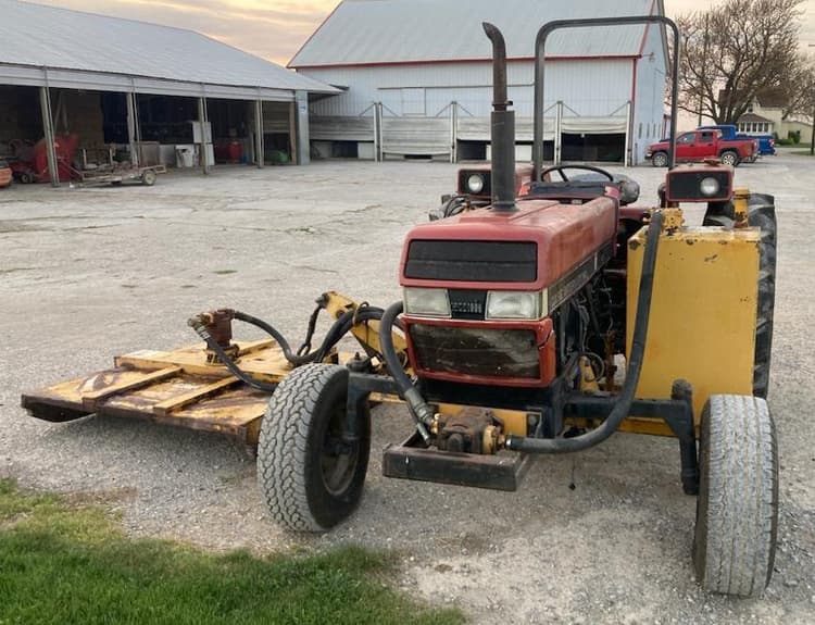 SOLD - 1975 International Harvester 585 Tractors 40 to 99 HP | Tractor Zoom