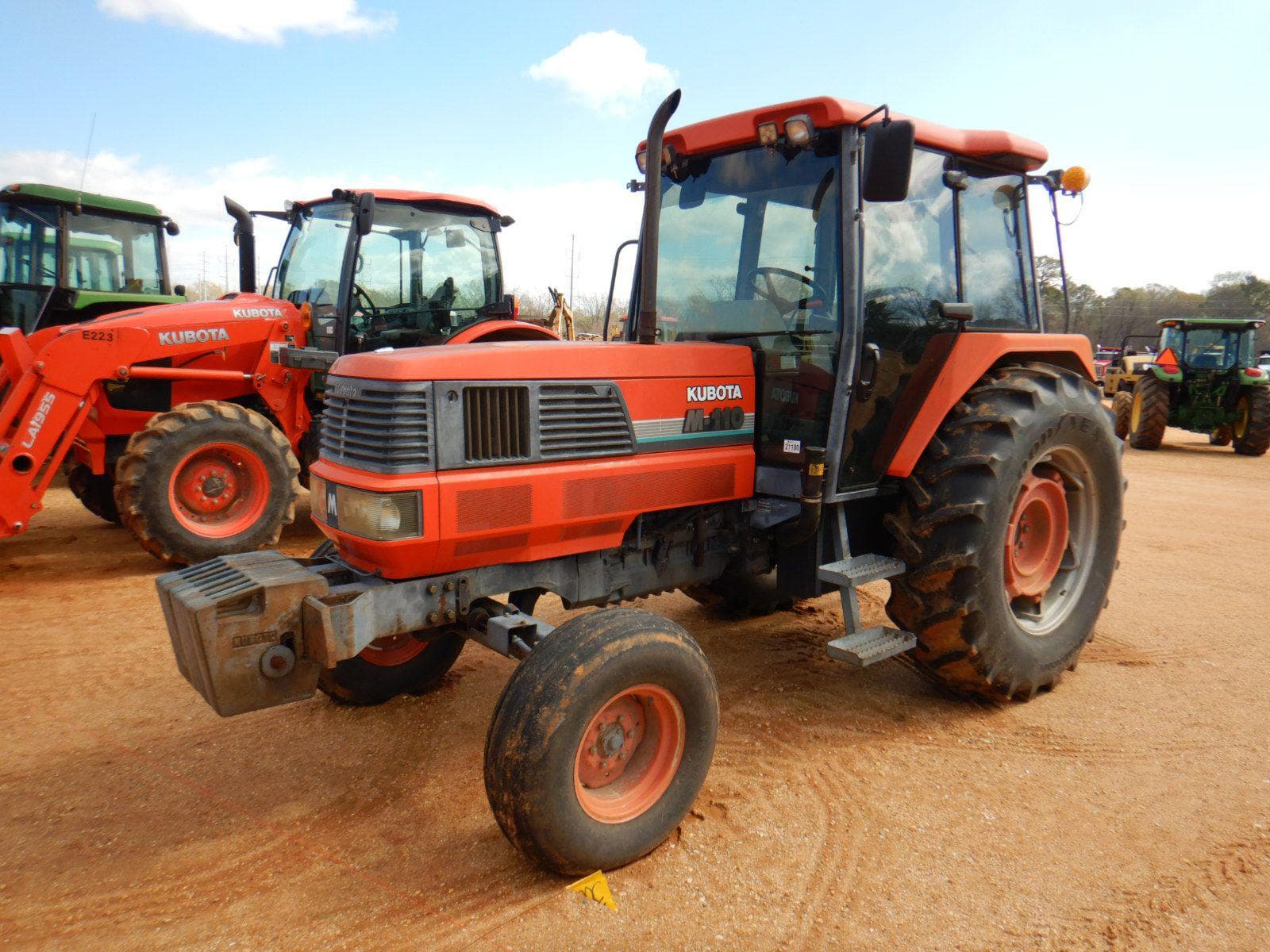 Kubota M110 Tractors 100 to 174 HP for Sale | Tractor Zoom