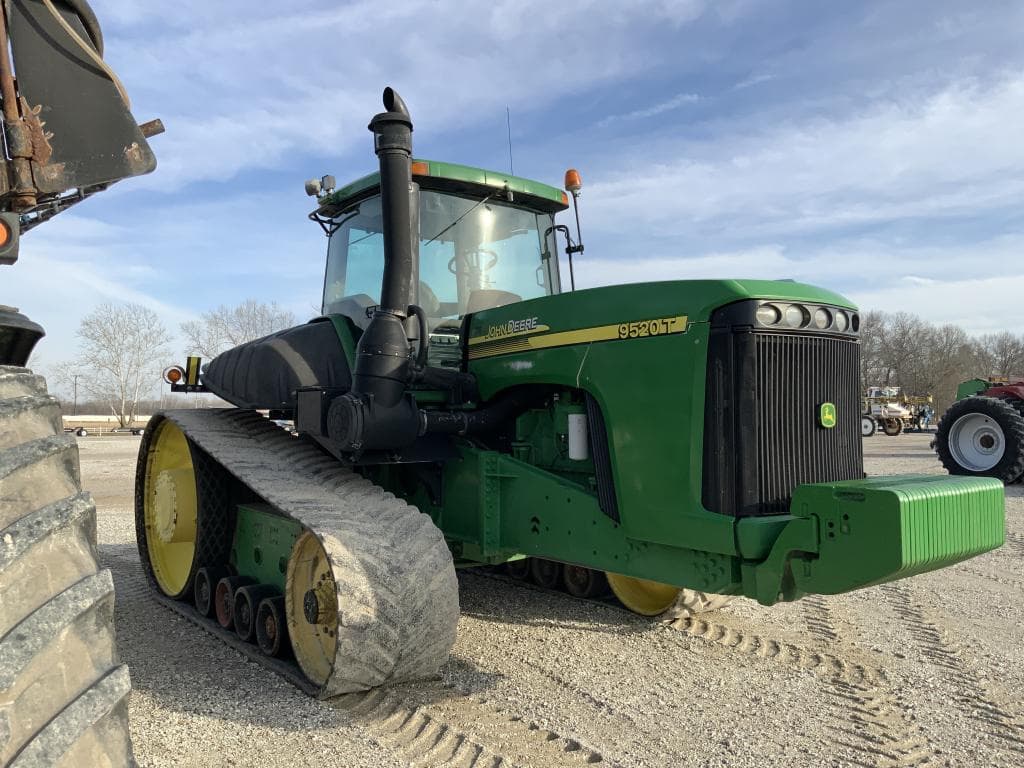 Tractor Zoom - 2002 John Deere 9520T