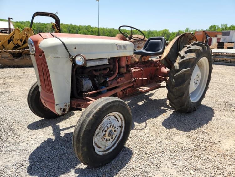 SOLD - Ford 600 Tractors Less than 40 HP | Tractor Zoom