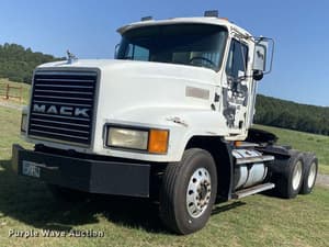 SOLD - 1998 Mack CH613 Lot No. DK6253 Other Equipment with 452,934 mi ...
