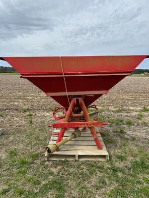 SOLD - Lely 1250 Lot No. 131-THAR Other Equipment | Tractor Zoom