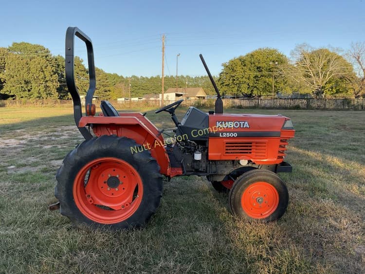 Kubota L2500 Tractors Less than 40 HP for Sale | Tractor Zoom