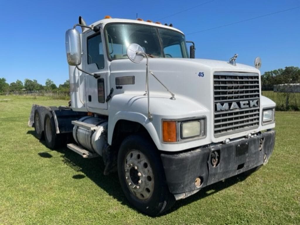 2005 Mack CHN613 Other Equipment Trucks for Sale | Tractor Zoom