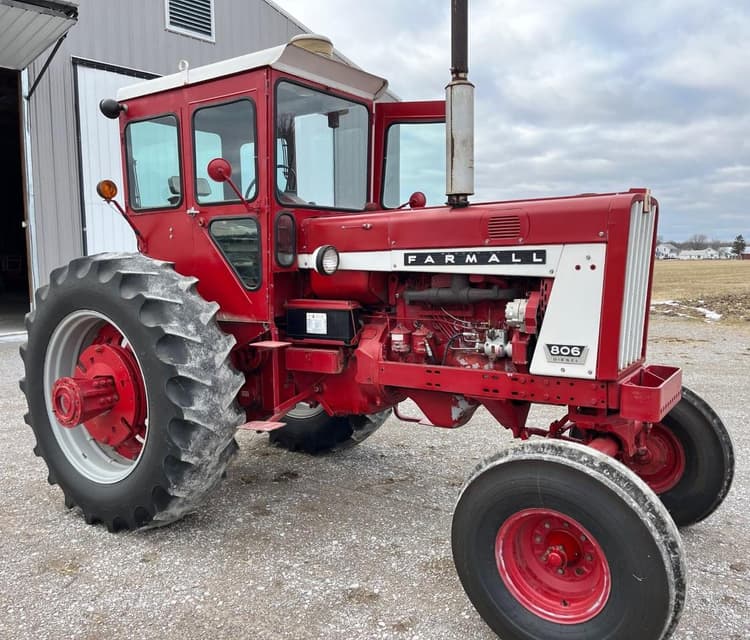 International Harvester 806 Tractors 100 to 174 HP for Sale | Tractor Zoom