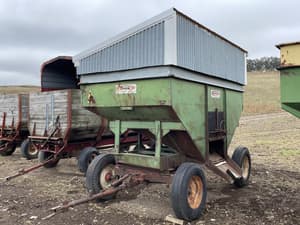 SOLD - Dakon 250 bushel gravity wagon w/ roof Harvesting | Tractor Zoom