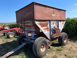 SOLD - DMI D400A Lot No. 140I Harvesting | Tractor Zoom