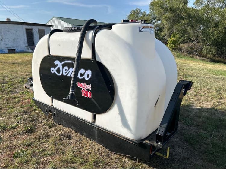 SOLD - Demco Side Quest Other Equipment Liquid Tanks | Tractor Zoom