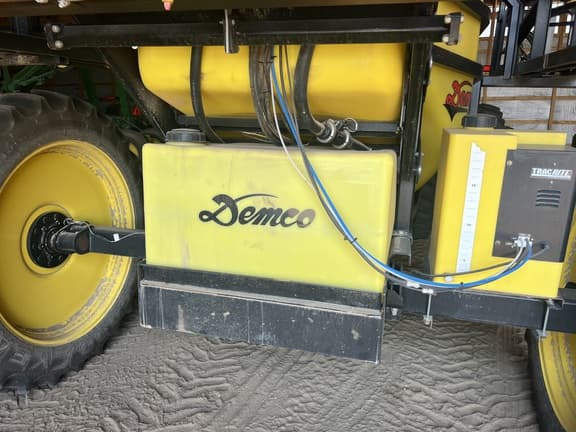 Demco 1250 Chemical Applicators Sprayers - Pull Type for Sale | Tractor ...