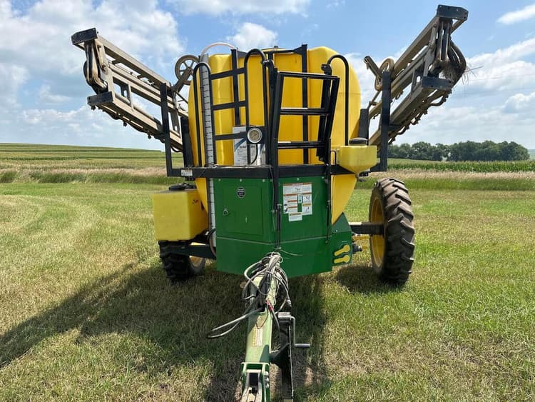 Demco 1250 Chemical Applicators Sprayers - Pull Type for Sale | Tractor ...