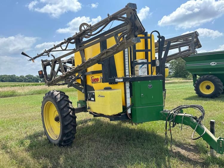 Demco 1250 Chemical Applicators Sprayers - Pull Type for Sale | Tractor ...