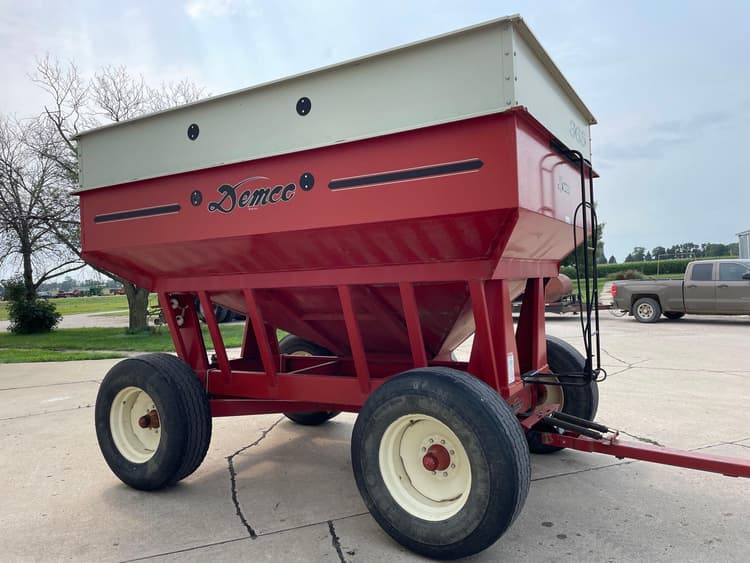 Demco 365 Harvesting Gravity Wagons for Sale | Tractor Zoom