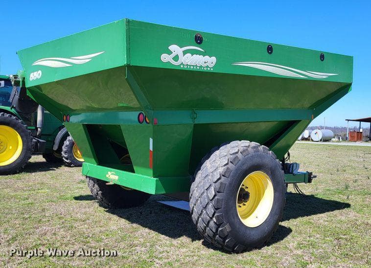 Demco 550 Harvesting Grain Carts for Sale | Tractor Zoom