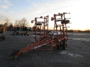 SOLD - Deutz-Allis 1400 Lot No. 6708 Tillage with 26 ft | Tractor Zoom