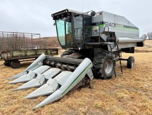 SOLD - Gleaner R40 Lot No. 2 Combines with 1,572 Hrs | Tractor Zoom