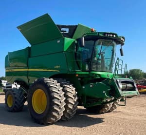SOLD - John Deere S680 STS Combine, 3,692 engine hours, 2,344 separator ...
