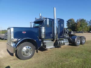 SOLD - 2014 Peterbilt 389 Lot No. 309 Other Equipment with 829,636 mi ...