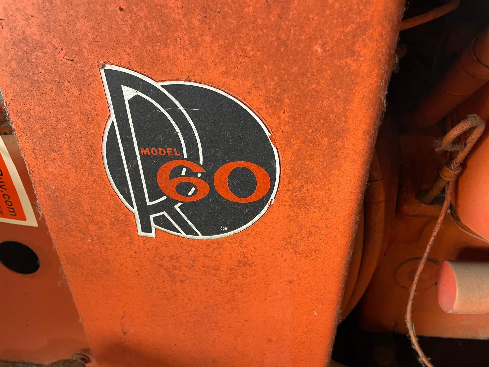 Tractor Zoom - Ditch Witch R60