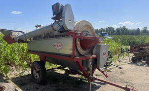 SOLD - DMC Hi-Cap 44 Harvesting | Tractor Zoom