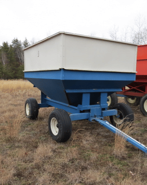 SOLD - DMI 200 Harvesting with 200 Bu | Tractor Zoom