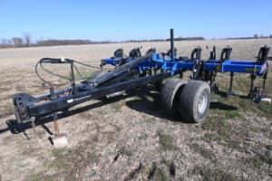 SOLD - DMI 2500 7-shank in-line pull-type ripper Tillage with 7 Shanks ...