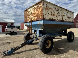 SOLD - DMI 400 Lot No. 9470 Harvesting with 400 Bu | Tractor Zoom