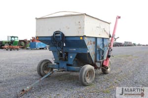 SOLD - DMI 400 Lot No. 1853 Harvesting with 275 Bu | Tractor Zoom