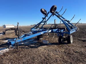 SOLD - DMI 4100 Lot No. 40Z Chemical Applicators with --- In | Tractor Zoom