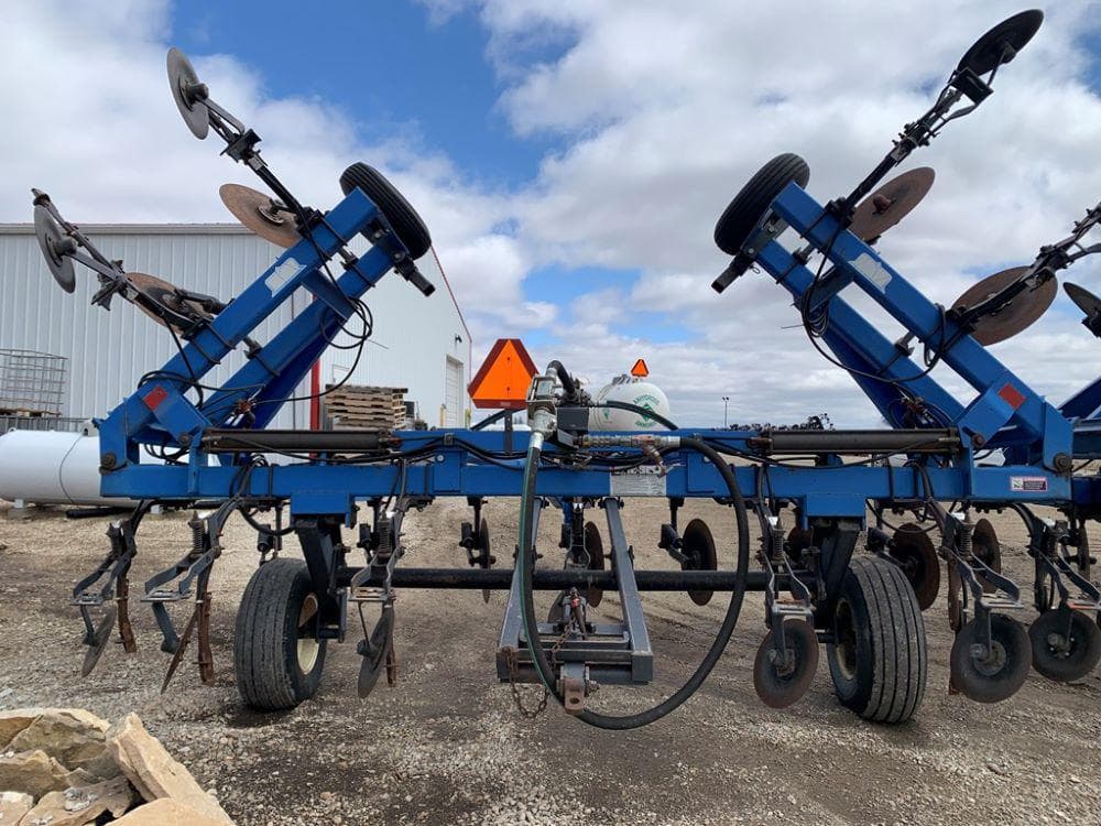 DMI 4250 Chemical Applicators Fertilizer Applicators - Anhydrous for Sale | Tractor Zoom