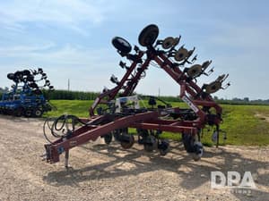 SOLD - DMI 4300 Lot No. 587 Chemical Applicators with --- In | Tractor Zoom
