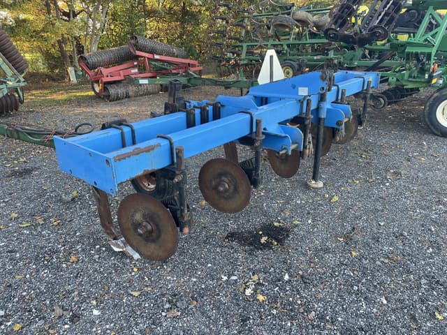 DMI 500 Lot No. 232 Tillage For Sale with 5 Shanks | Tractor Zoom