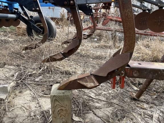 DMI Ecolo-Tiger 527B Tillage Disk Rippers for Sale | Tractor Zoom