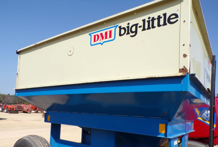 SOLD - DMI D320 Harvesting with 320 Bu | Tractor Zoom