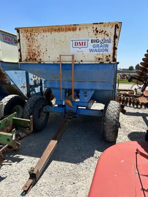 SOLD - DMI D400 Lot No. 63460 Harvesting | Tractor Zoom