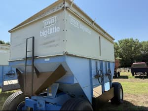 SOLD - DMI D450 Harvesting with 450 Bu | Tractor Zoom