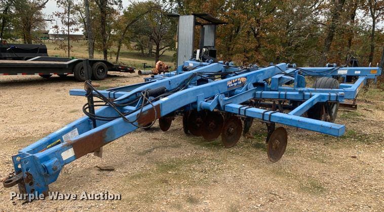 SOLD - DMI Ecolo-tiger 730B disk ripper Tillage with 16.2 ft | Tractor Zoom