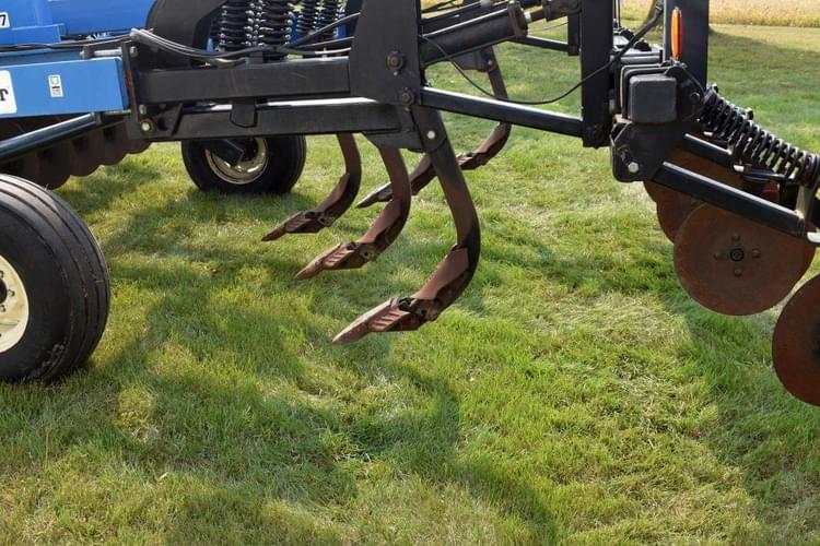 DMI Ecolo-Tiger 527 Tillage Disk Rippers for Sale | Tractor Zoom