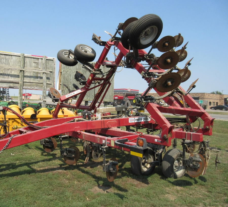 SOLD - DMI Nutri-Placr Chemical Applicators with --- In | Tractor Zoom