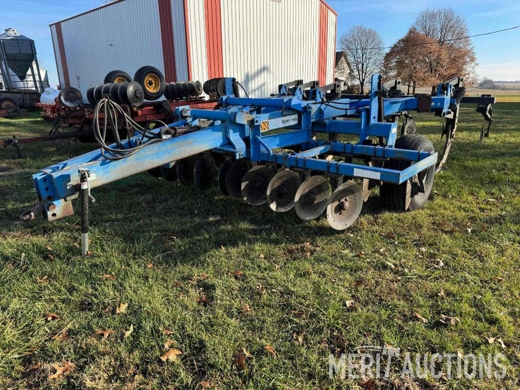 DMI Tiger 5 Lot No. 155 Tillage For Sale with 5 Shanks | Tractor Zoom