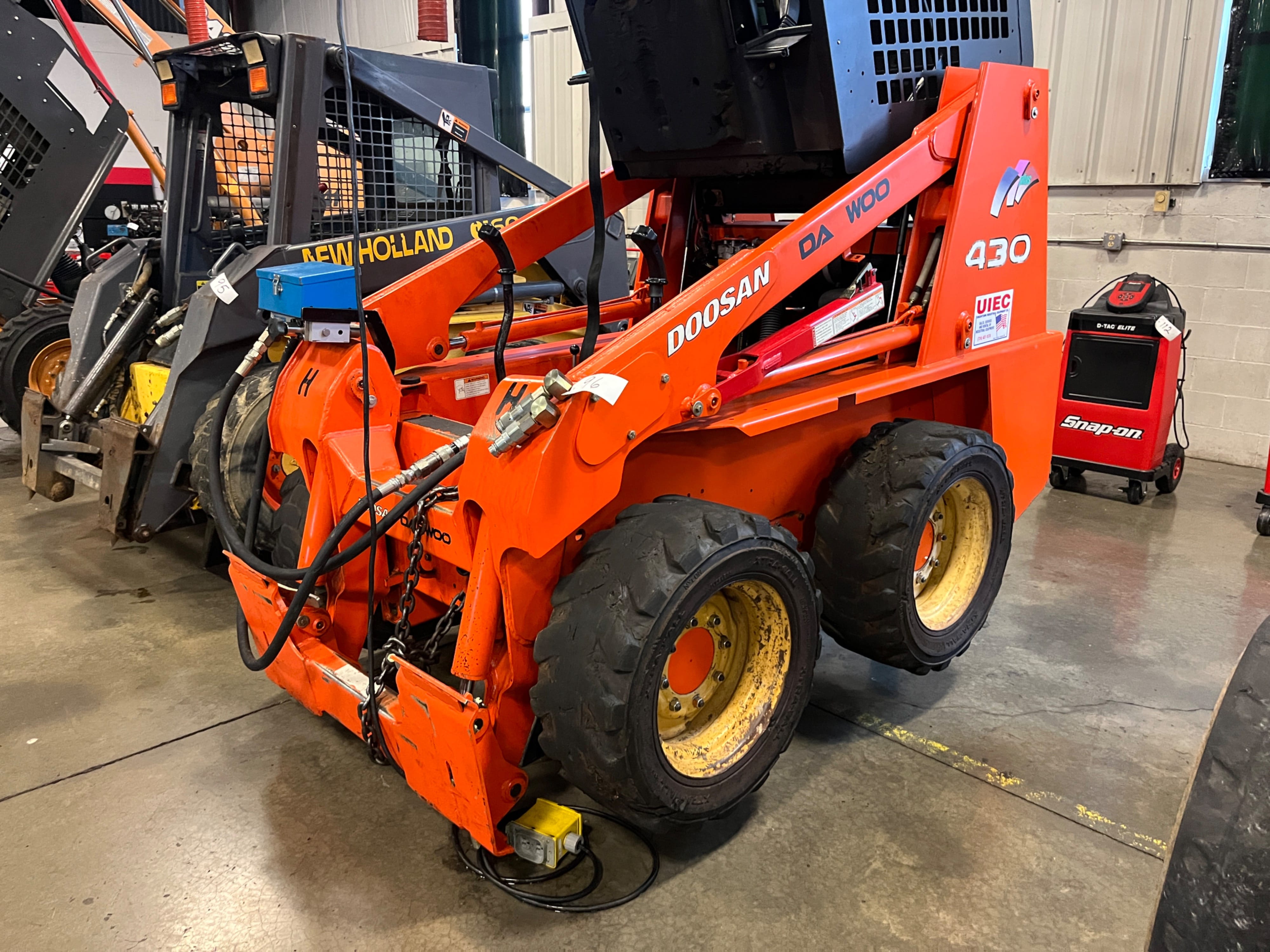 SOLD - Doosan 430 Lot No. 1502 Construction with 3,359 Hrs | Tractor Zoom