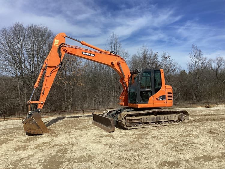 Doosan DX140LCR Construction Excavators for Sale | Tractor Zoom