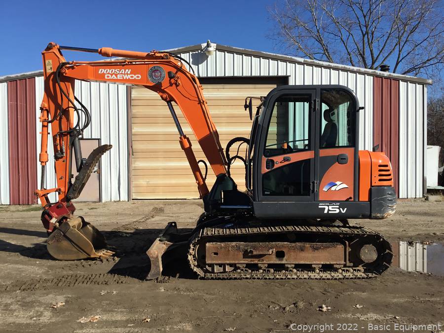 SOLD - Doosan Solar 75V Construction with 4,008 Hrs | Tractor Zoom