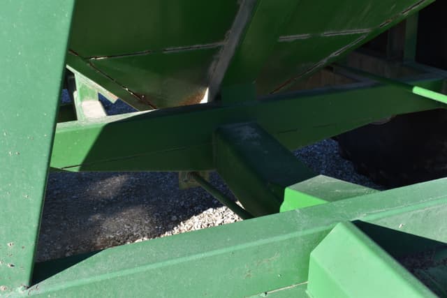 E-Z Trail 710 Lot No. 734 Harvesting For Sale | Tractor Zoom