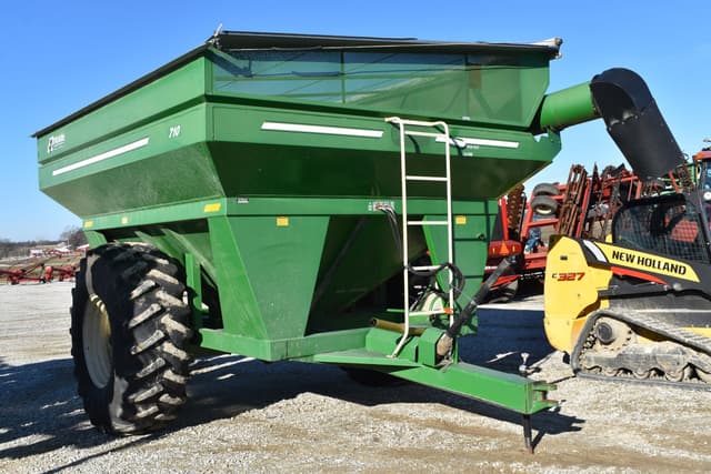 E-Z Trail 710 Lot No. 734 Harvesting For Sale | Tractor Zoom