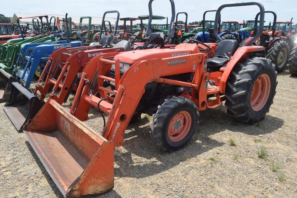 SOLD - Kubota L4400 Lot No. 7568 Tractors with 1,703 Hrs | Tractor Zoom