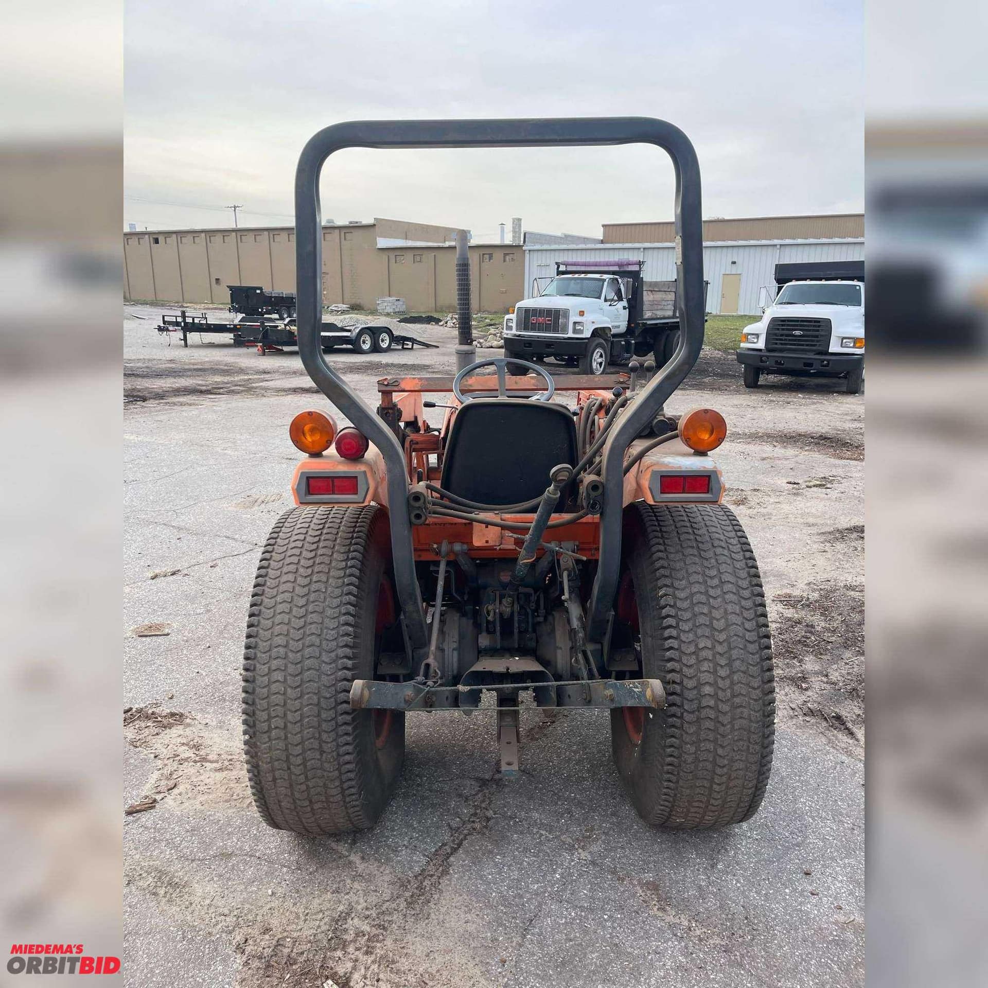 Kubota L2850 Tractors Less than 40 HP for Sale | Tractor Zoom