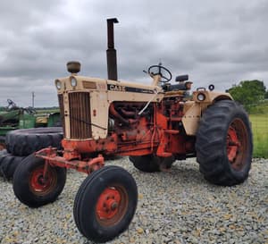 SOLD - Case 930 Comfort King Draft O Matic, good tread on tires runs ...