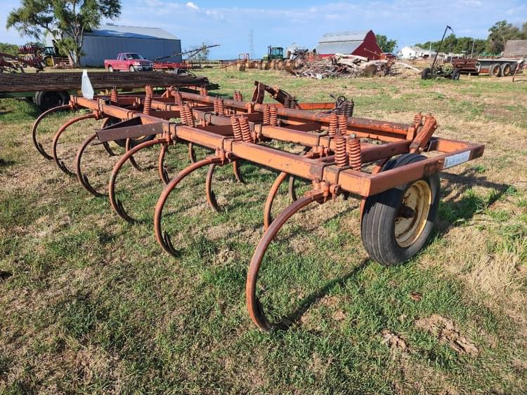 Allis Chalmers 410-16 Tillage Chisel Plows for Sale | Tractor Zoom